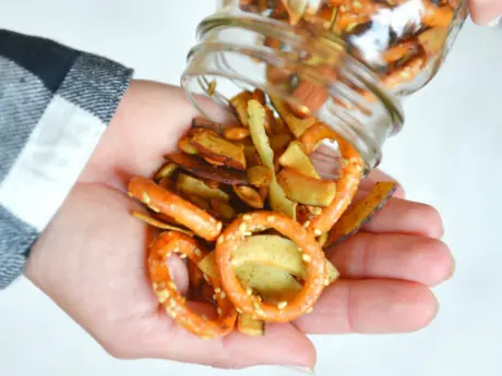 Athlete Food: Coconut Curry Snack Mix